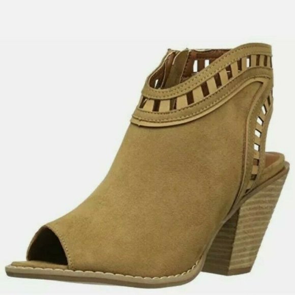 Mojo Moxy | Shoes | Dolce By Mojo Moxy Maddie Peep Toe Sandal | Poshmark